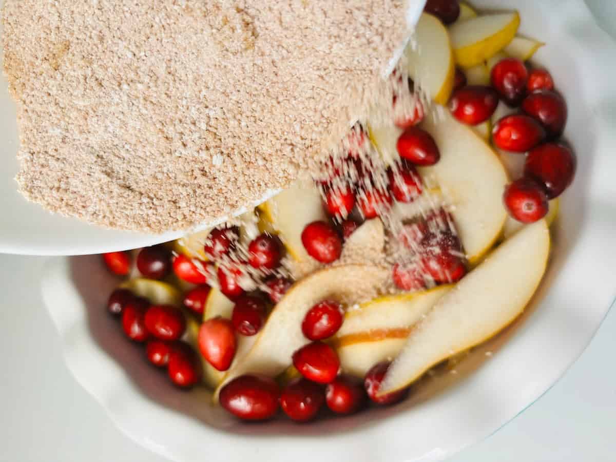 6-Ingredient Cranberry Pear Crisp (Gluten-Free!) - Go Gluten Freely