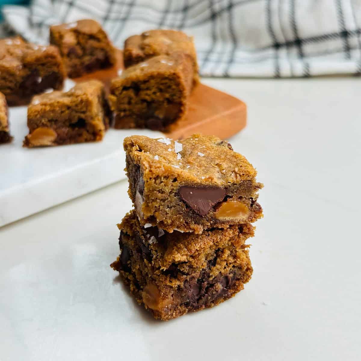 Gluten-Free Salted Caramel & Dark Chocolate Cookie Bars - Go Gluten Freely